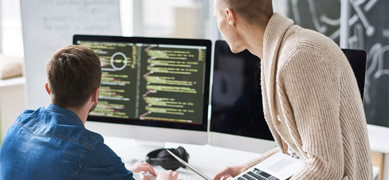 Qual a melhor linguagem: Python, Kubernetes ou C#?